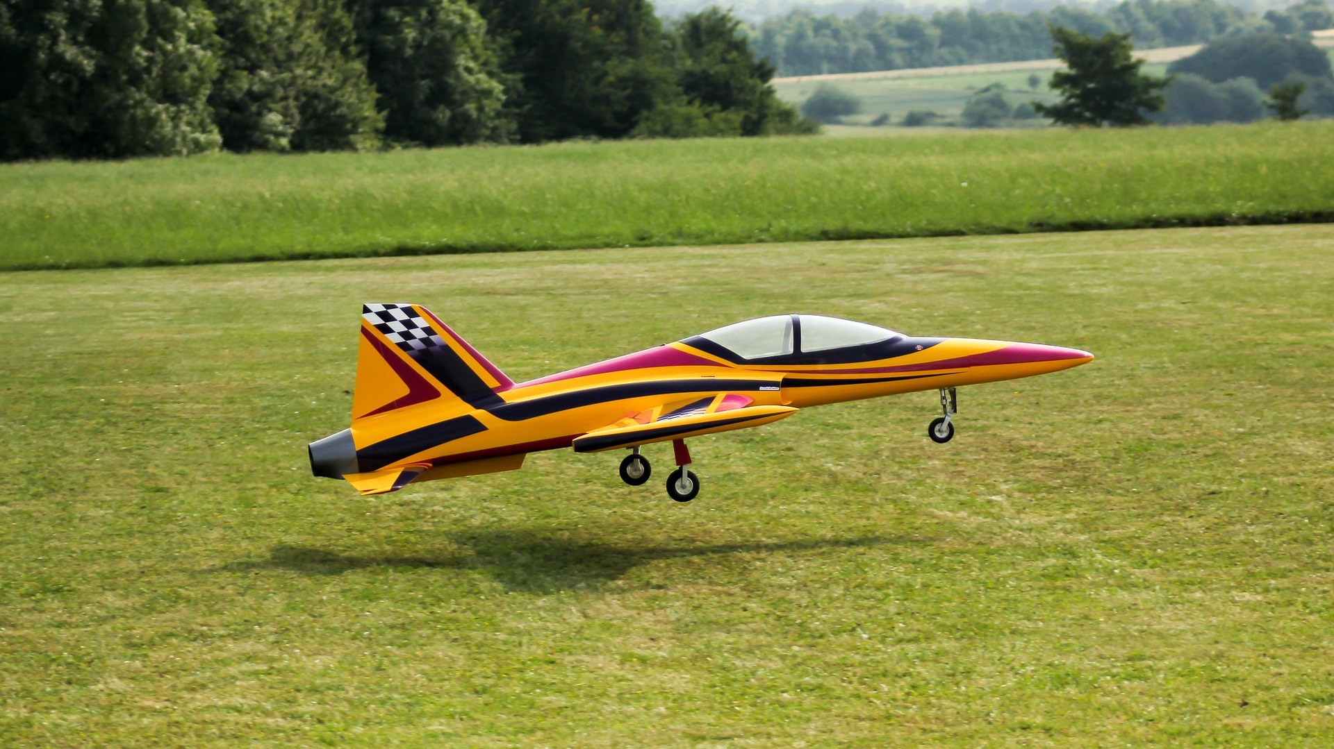 ferngesteuerte Flugzeug Test + Vergleich 2026 ᐅ TÜV-zertifiziert